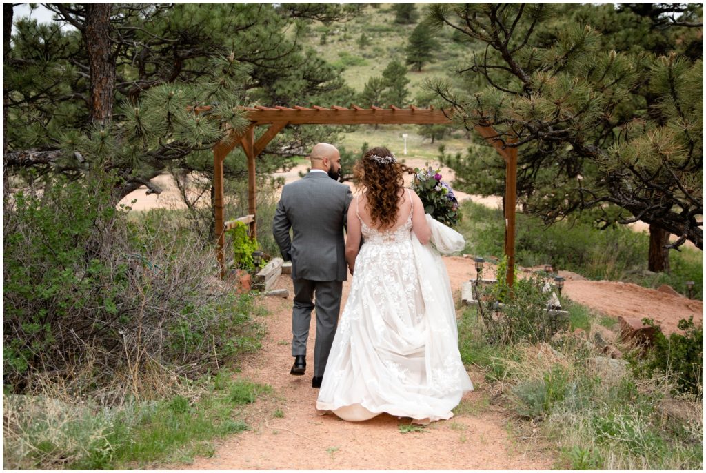 Spring Lionscrest Manor Wedding | Lyons CO Photographer